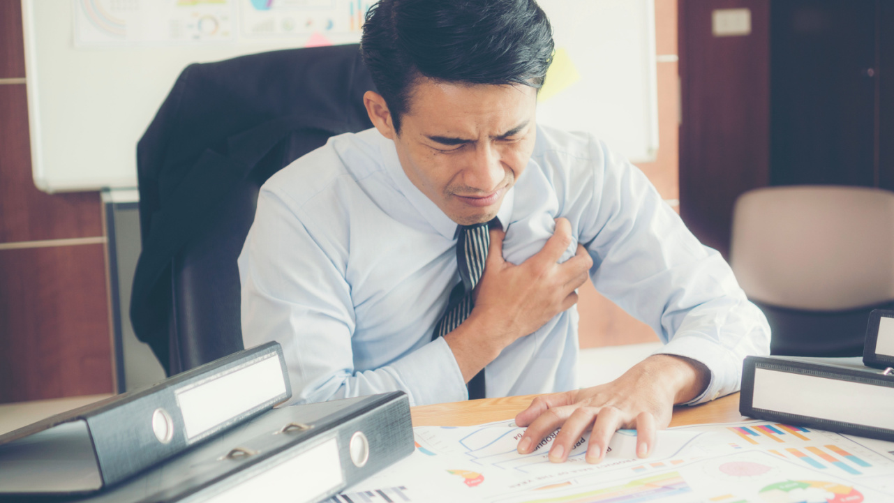 Heart Attack Pain : Meaning, Symptoms, Types & More. All You Need To ...